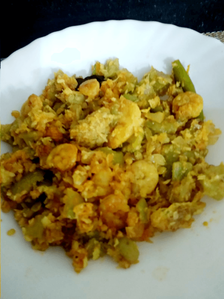 Ridge Guard Stir fried with Prawns and Coconut - homeculinarycrafts.com